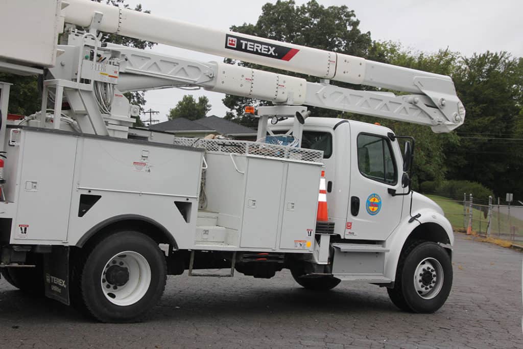 Duck River Electric Membership Corporation | DREMC sends crew of nine ...